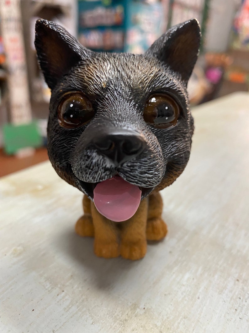 Gongoli Dogs and Cats With Large, Springy Heads Bobbleheads Dogs and ...