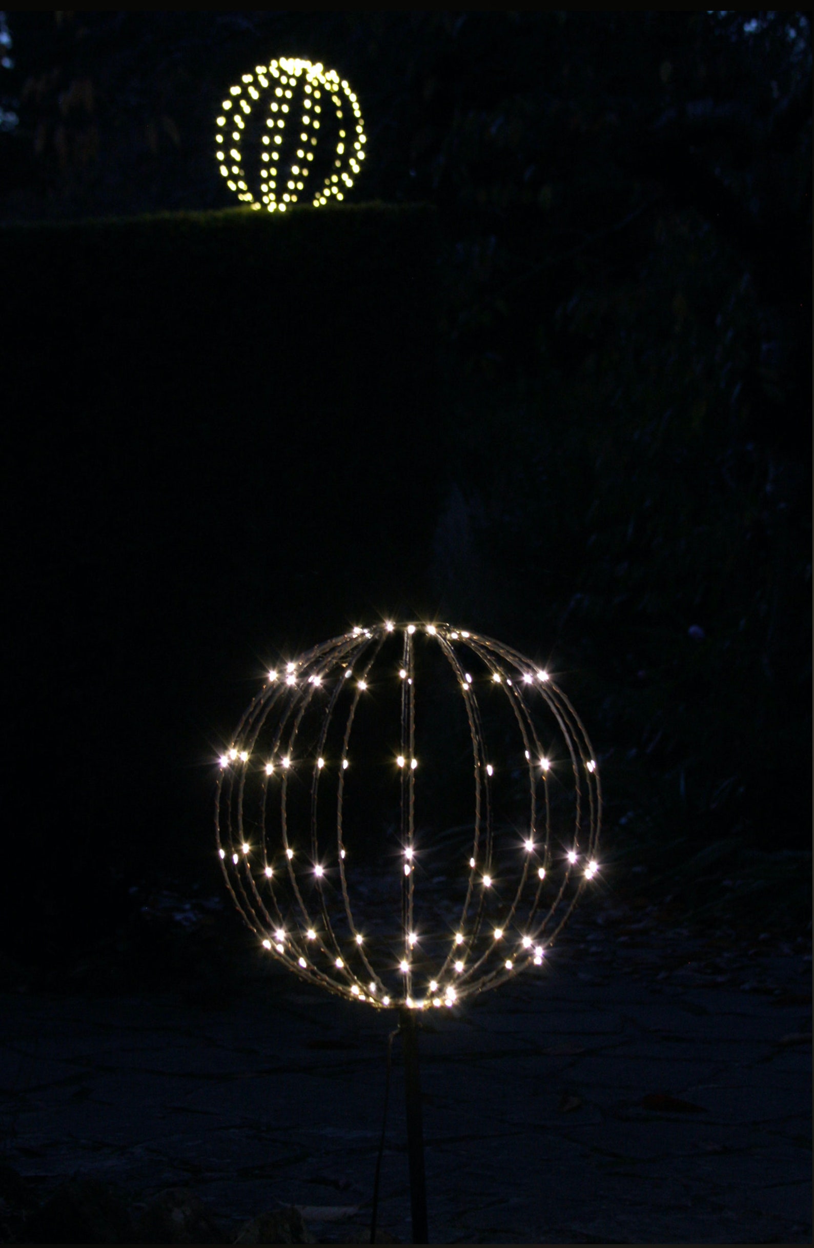 Solar Sphere Garden Light - Etsy Hong Kong