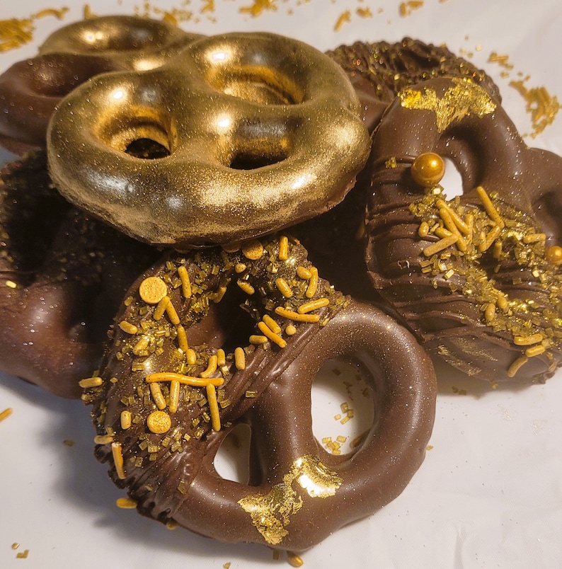 12 White & Gold Chocolate Dipped Jumbo Pretzels - Etsy