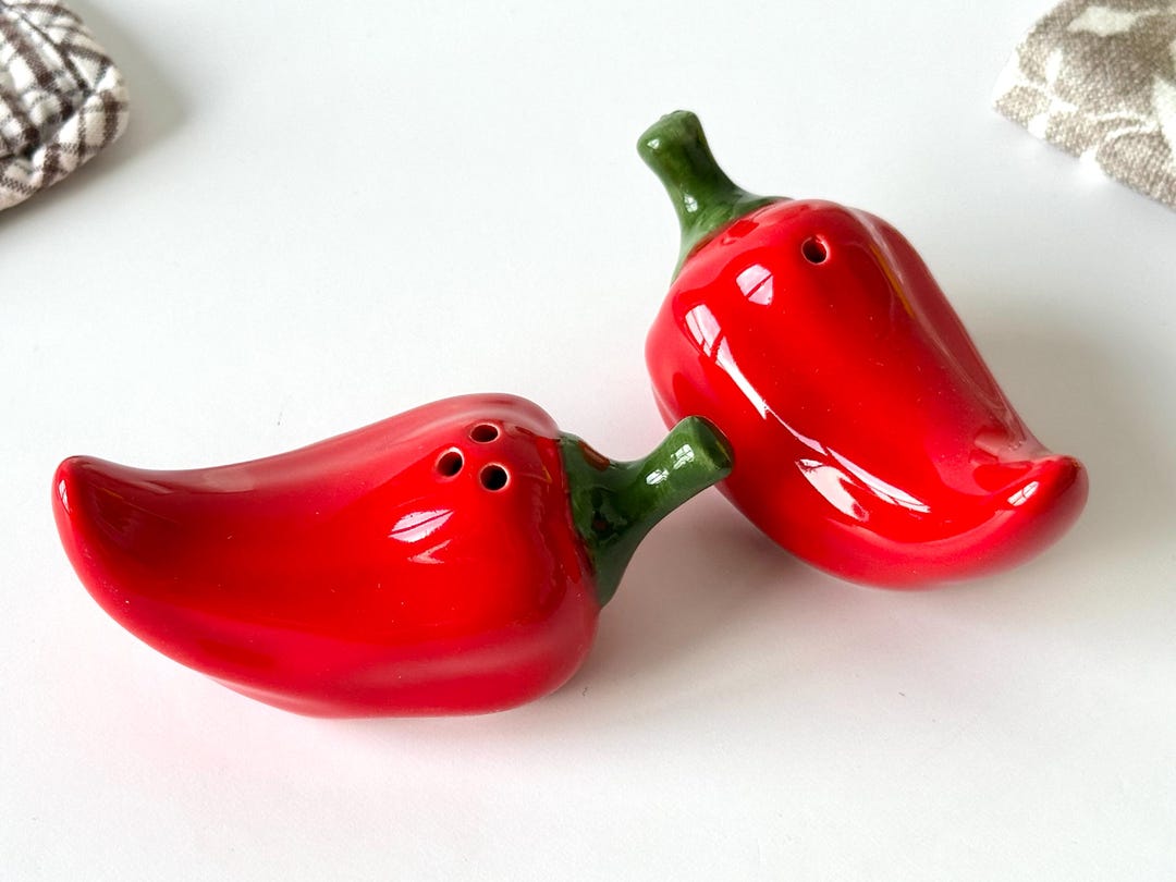 Salt and Pepper Shakers, Chilli Salt and Pepper Mixer, Cute Ceramics ...