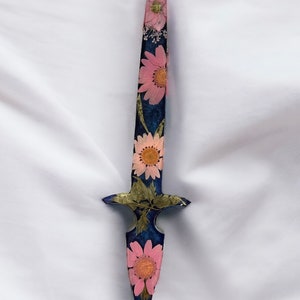 Custom Decorative Dried Pressed Flowers or Flower Petal Floral Dagger ...