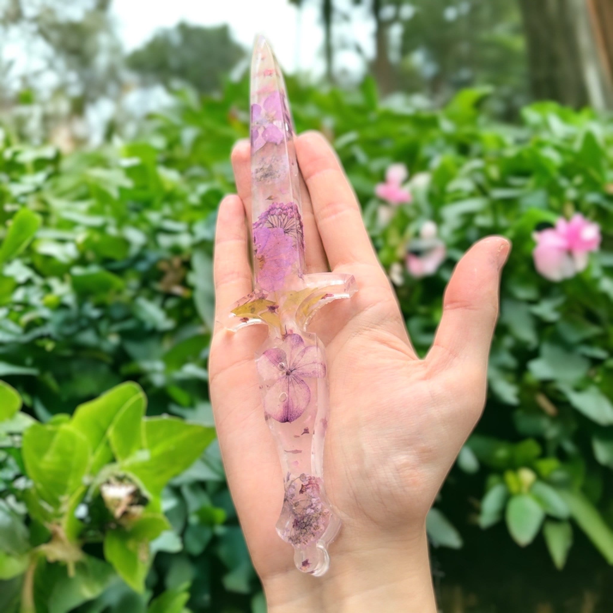 Custom Decorative Dried Pressed Flowers or Flower Petal Floral Dagger ...