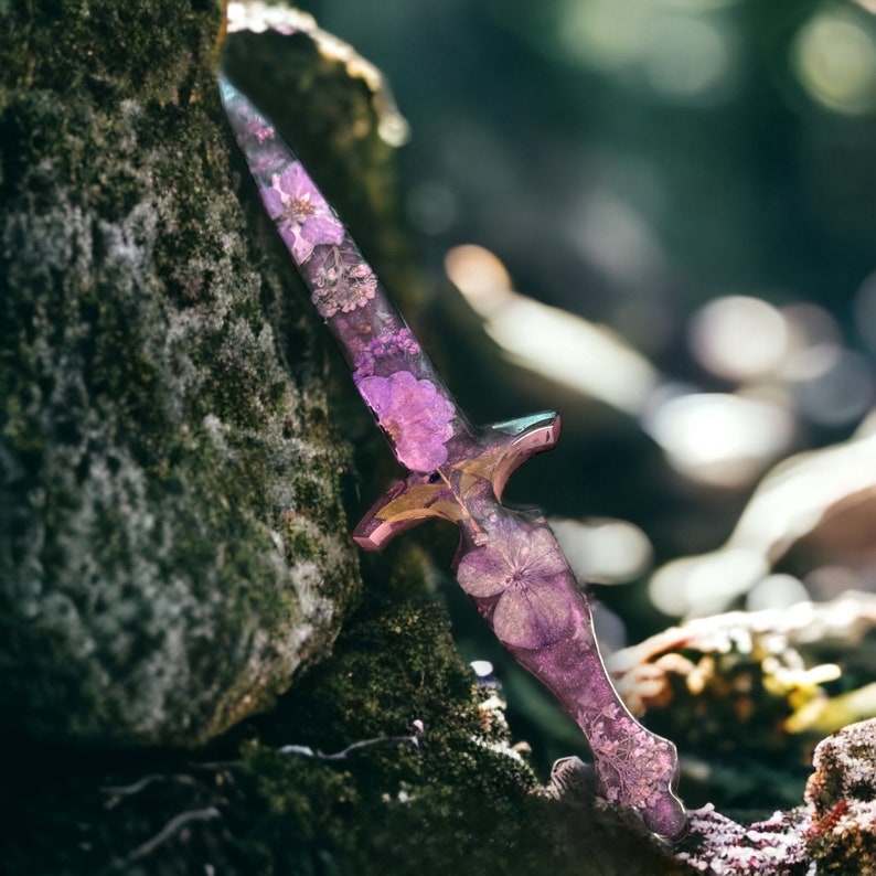 Custom Decorative Dried Pressed Flowers or Flower Petal Floral Dagger ...