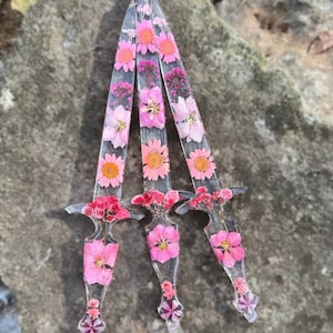 Custom Decorative Dried Pressed Flowers or Flower Petal Floral Dagger ...