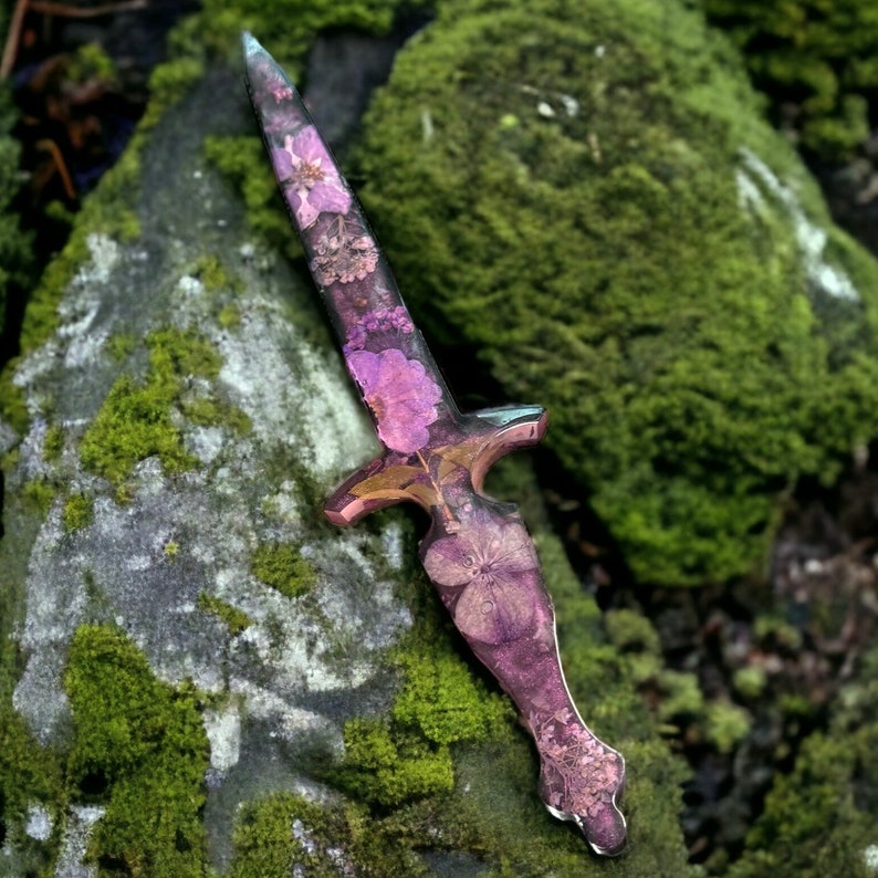 Custom Decorative Dried Pressed Flowers or Flower Petal Floral Dagger ...