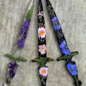 Custom Decorative Dried Pressed Flowers or Flower Petal Floral Dagger ...