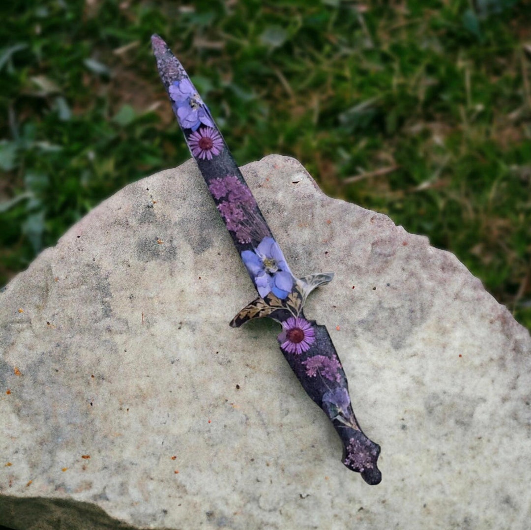 Custom Decorative Dried Pressed Flowers or Flower Petal Floral Dagger ...