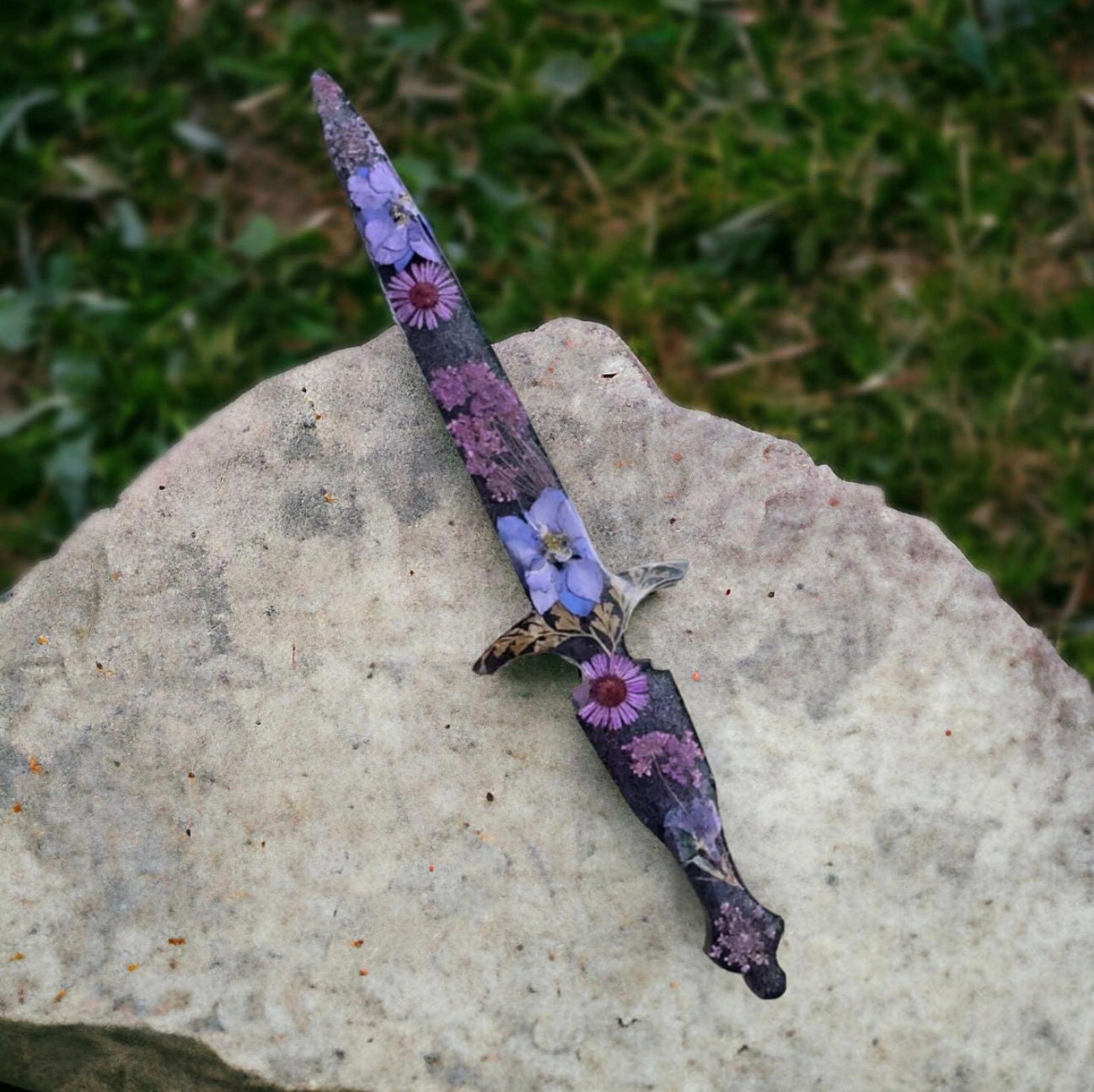 Custom Decorative Dried Pressed Flowers or Flower Petal Floral Dagger ...