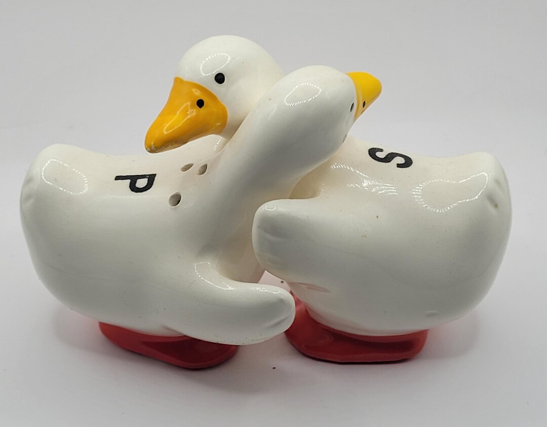 Vintage 1980s Porcelain Hugging Ducks Salt and Pepper Shaker Set Dining ...