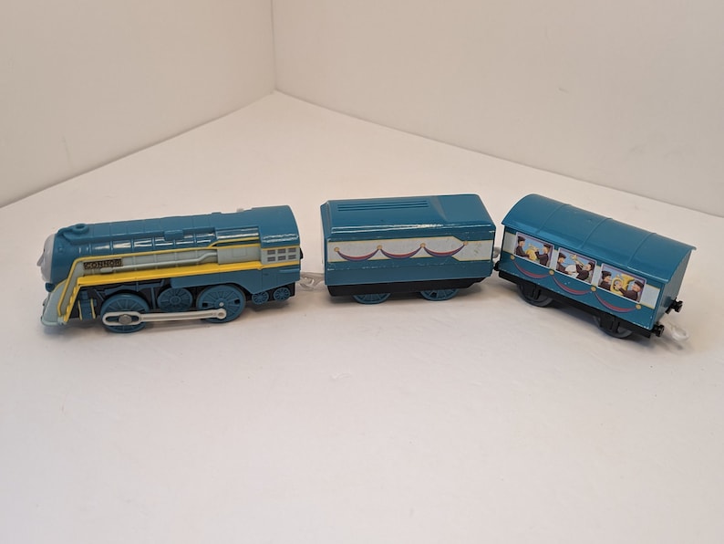 Thomas and Friends Trackmaster, Connor's Race to the Castle Train Set ...