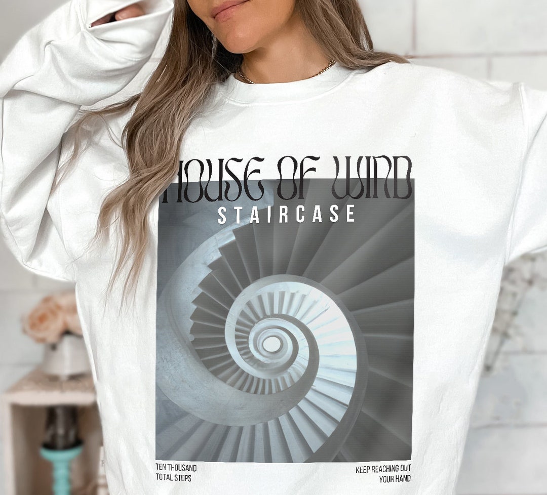 House of Wind Staircase ACOSF Nesta Cassian Sweatshirt-keep Reaching ...