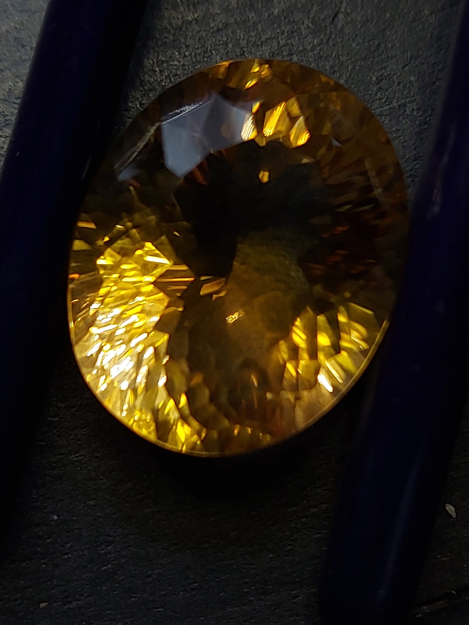 Glowing Laser Cut Citrine Gemstone - Faceted Natural Golden Quartz 15. ...