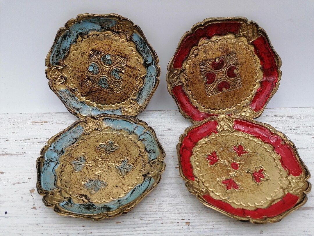 2 Vintage Plastic Plates, Small Plates With Antique Design, Flower ...