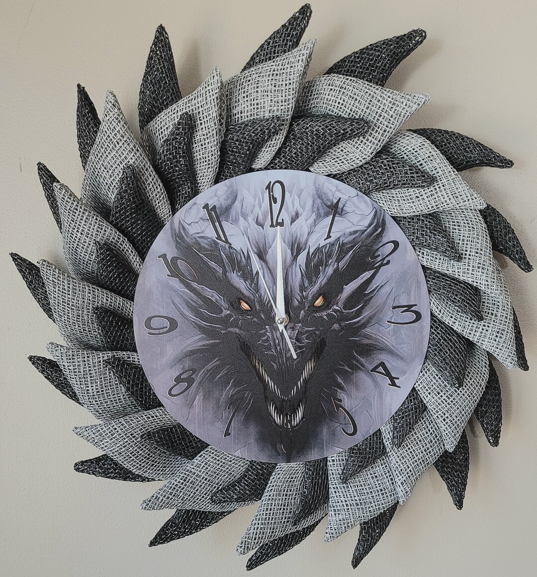 Dragon Wreath Clock, Dragon Clock, Fantasy Clock, - Etsy