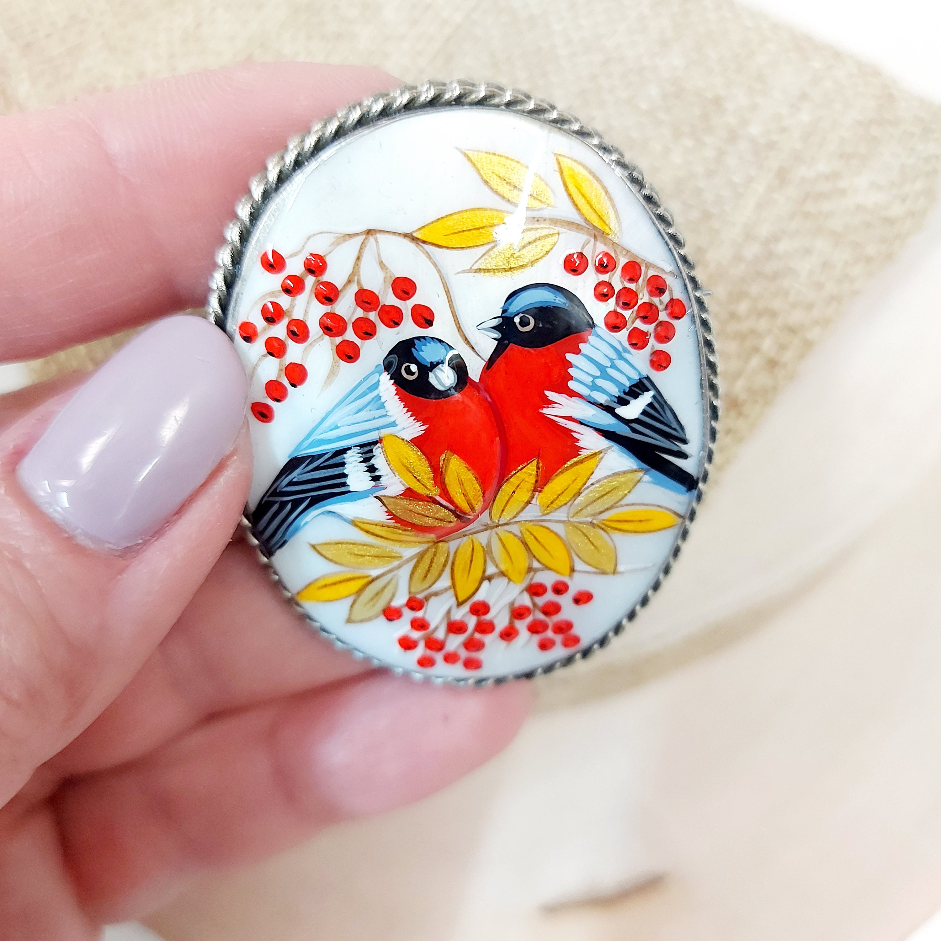Broche bijoux russe : Couple de bouvreuils. Miniature peinte à - Etsy ...