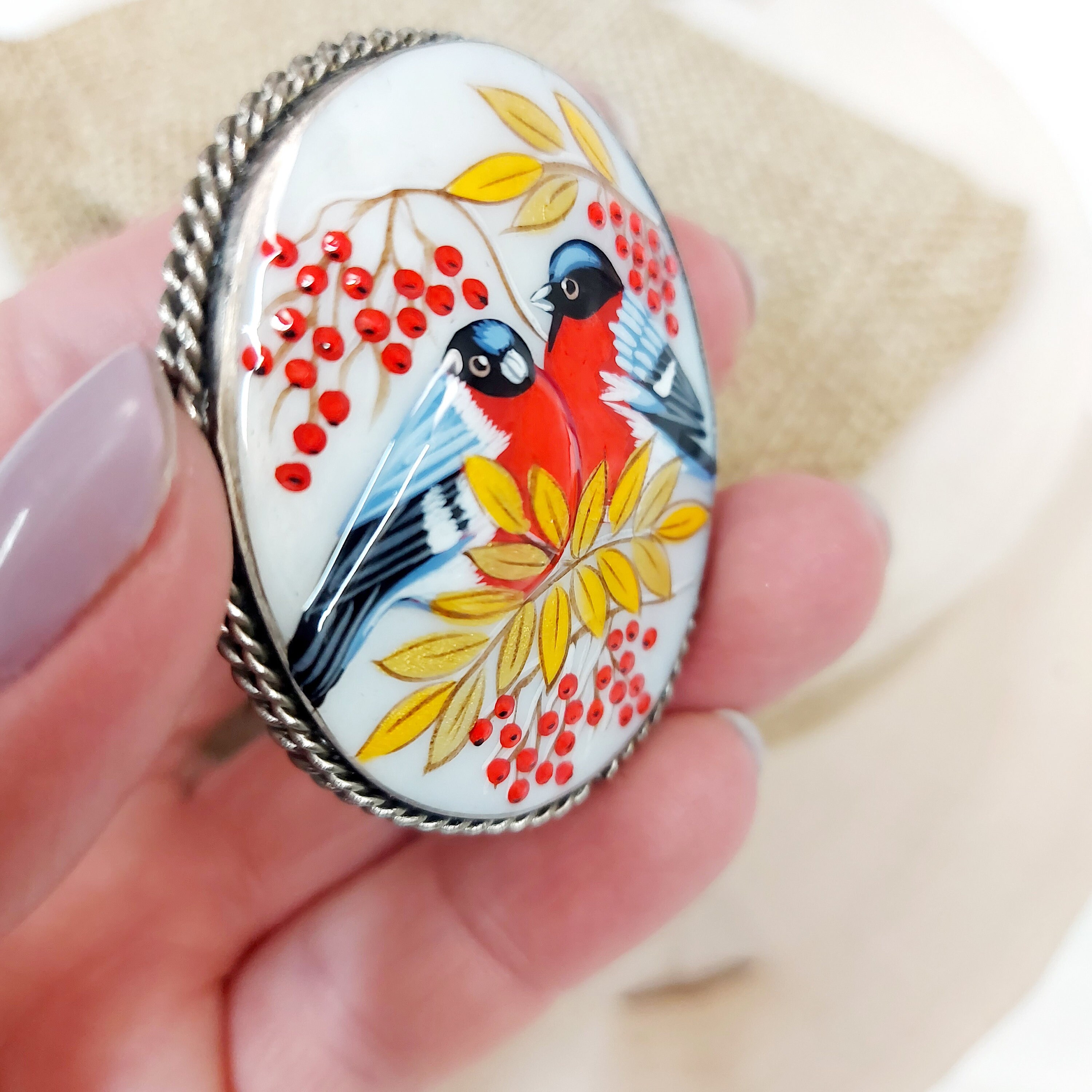 Broche bijoux russe : Couple de bouvreuils. Miniature peinte à - Etsy ...