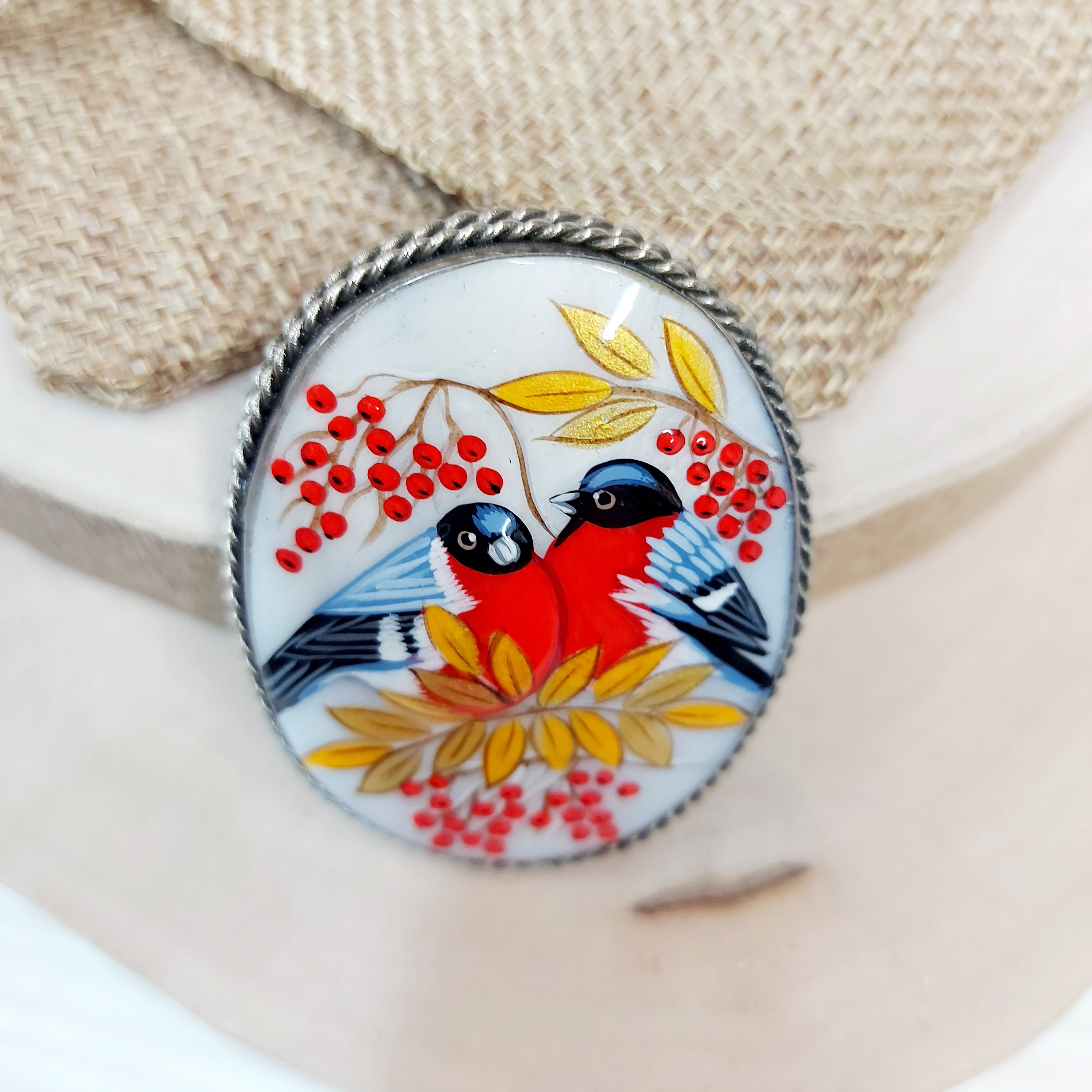 Broche bijoux russe : Couple de bouvreuils. Miniature peinte à - Etsy ...