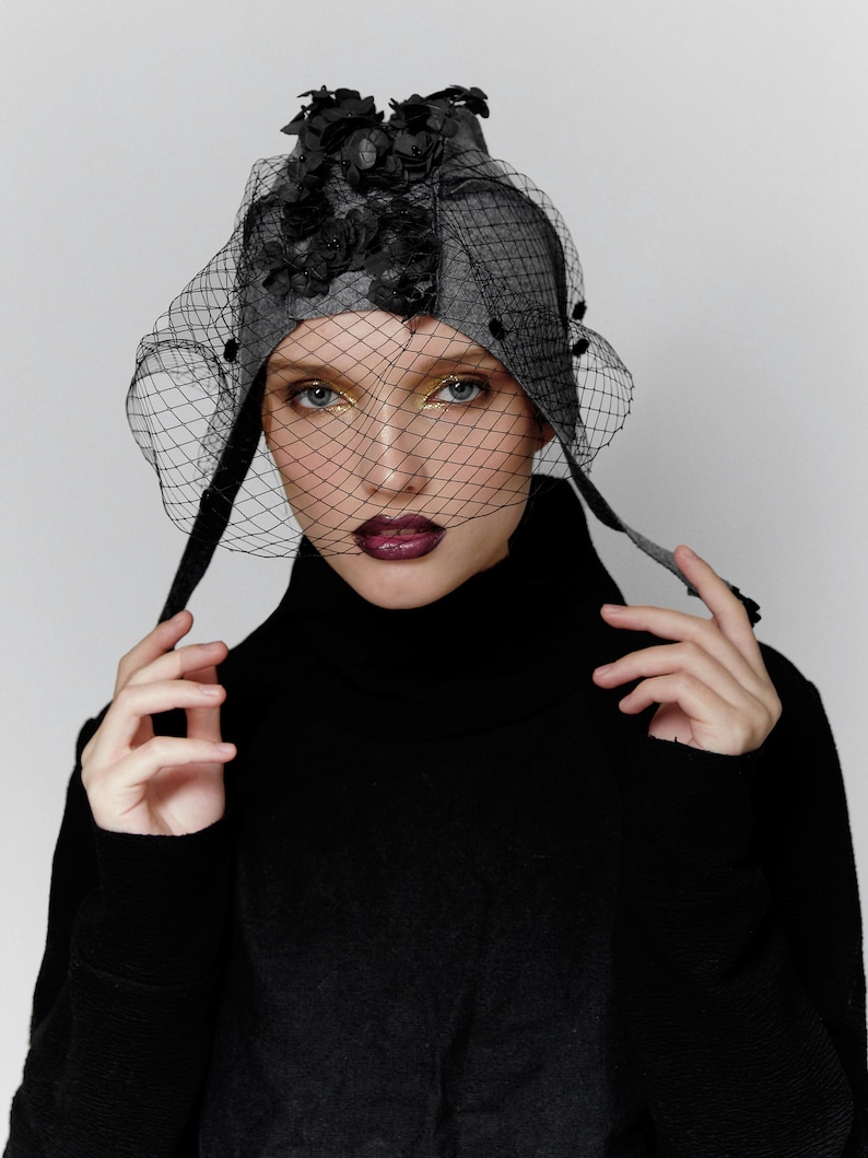 Vintage Floral Black Helmet Elegant Wedding Veiled Hat Chic Funeral ...