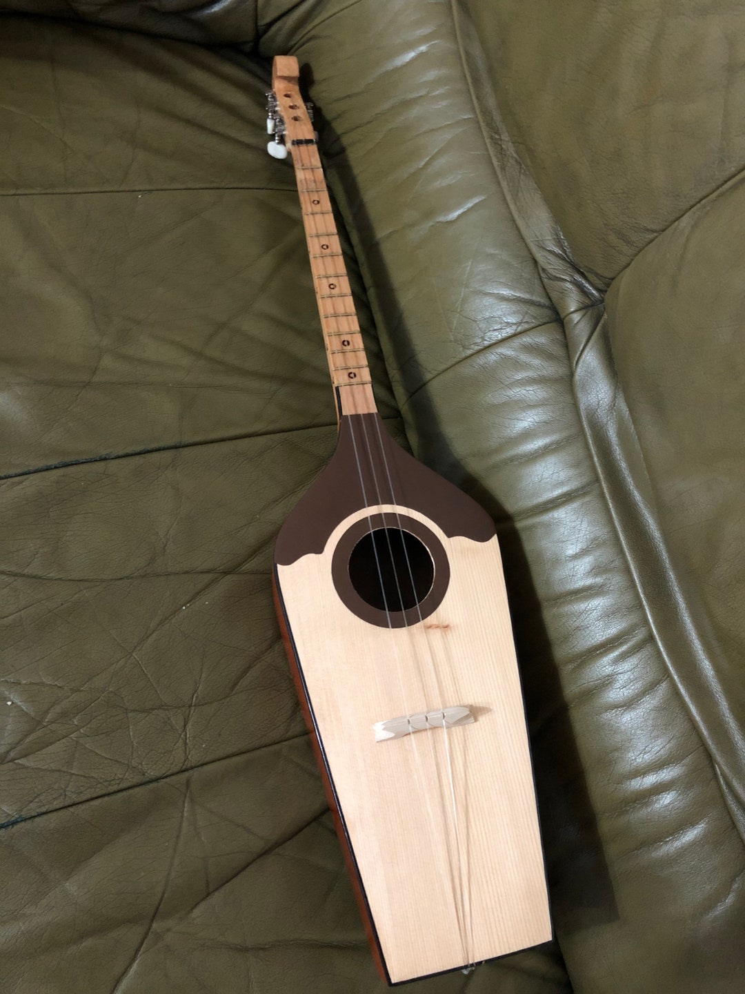 Handmade Georgian Panduri: 3-string Folk Instrument - Etsy