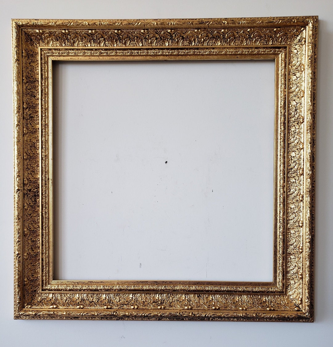 Antique Gold Leaf Picture Frame With a Contemporary Finish for a 21" X ...