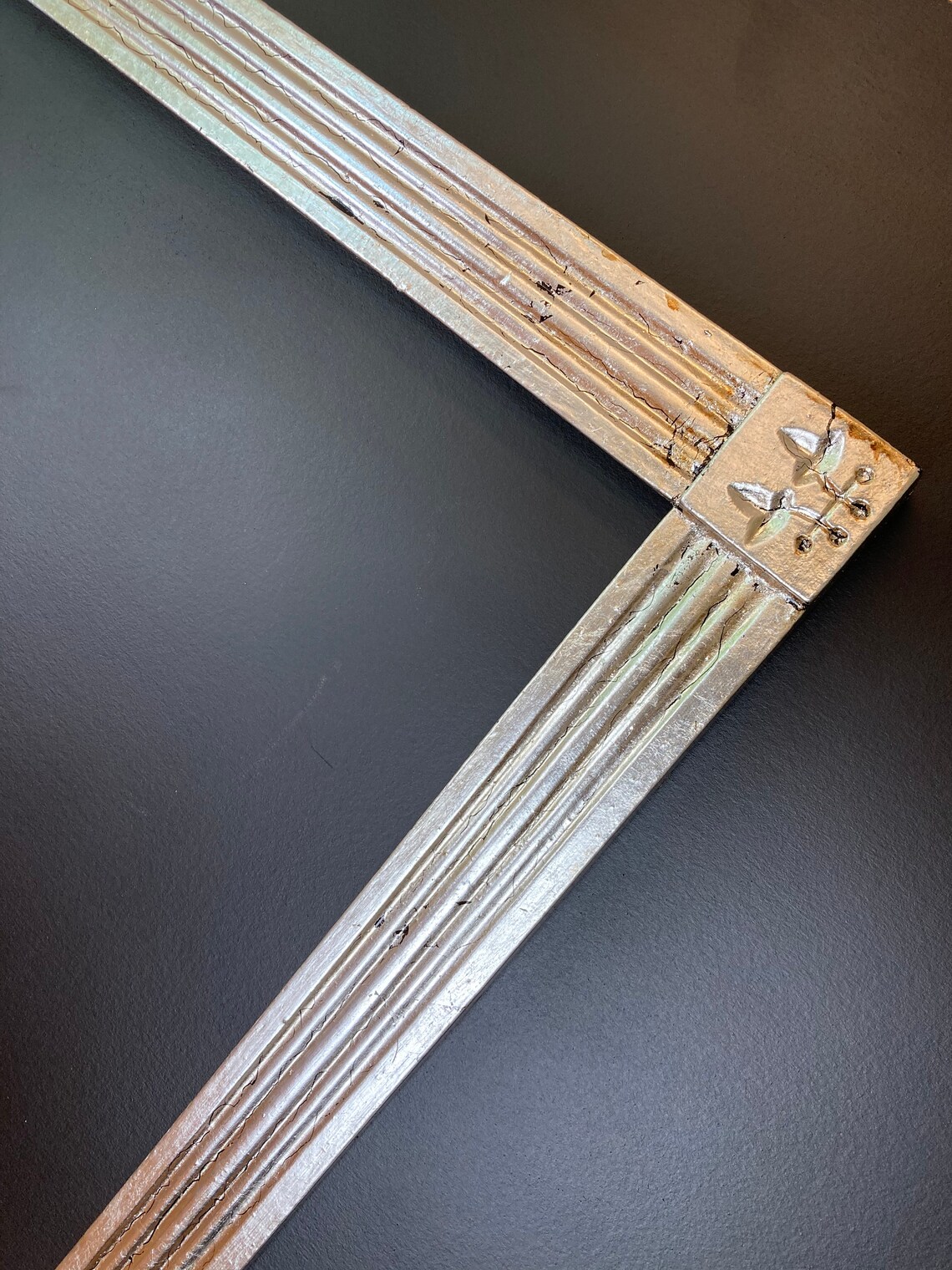 Antique Silver Leaf Picture Frame With a Contemporary Finish for a 30.5 ...