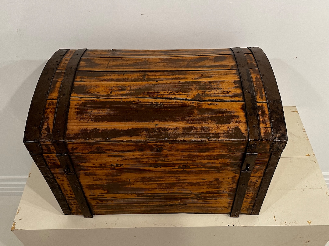 1890s Pine Arch Top Immigrant Trunk With Metal Strapping - Etsy