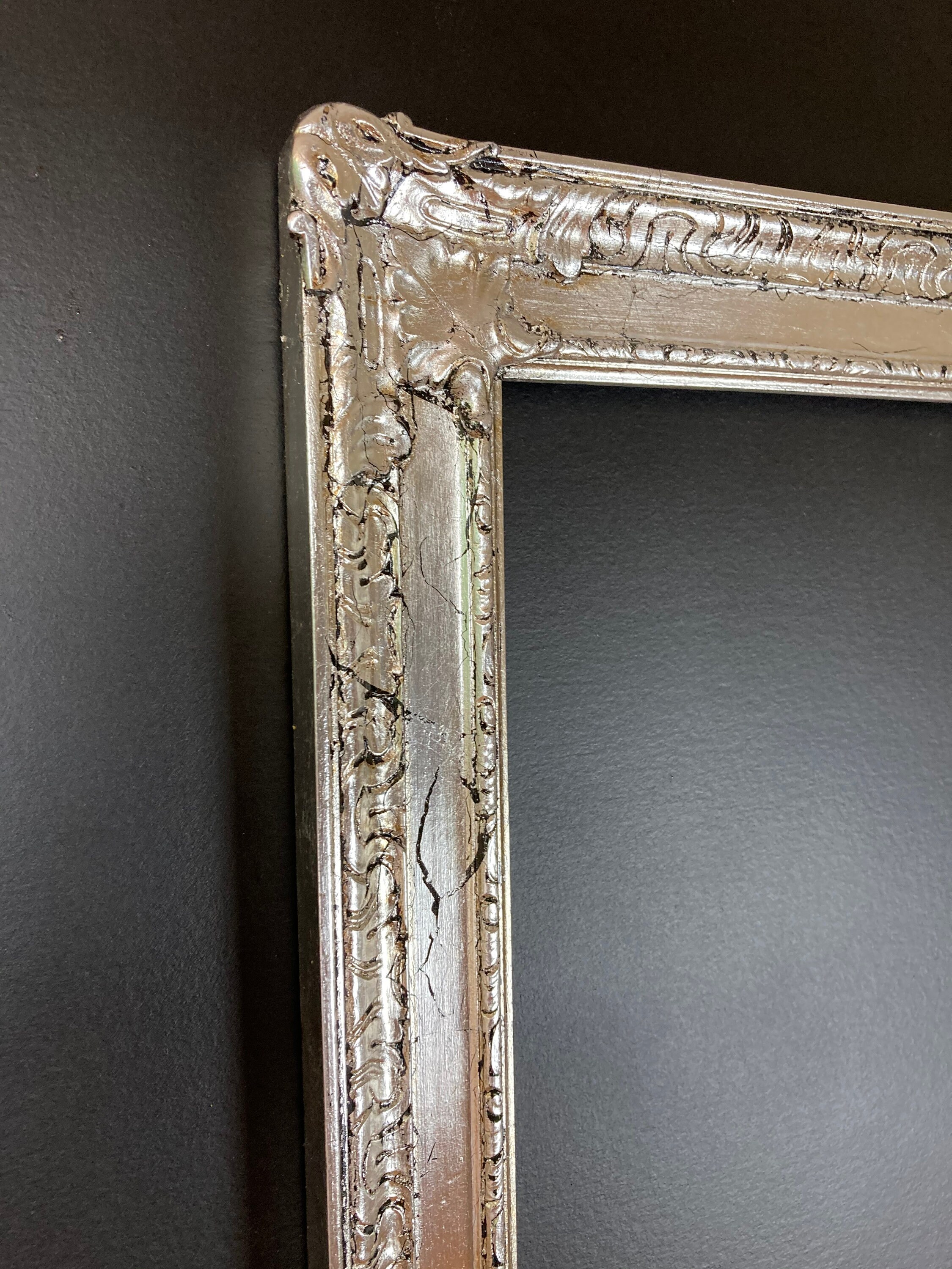 Antique Silver Leaf Picture Frame With a Contemporary Finish for a 28 ...