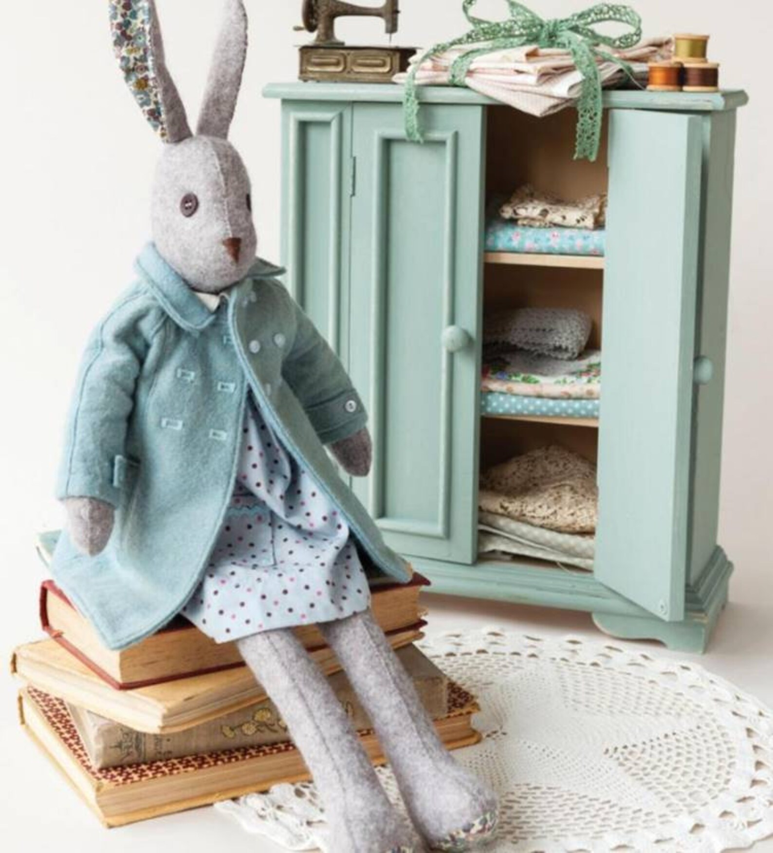 Making Luna Lapin: Sew and Dress Luna, a Quiet and Kind Rabbit With ...