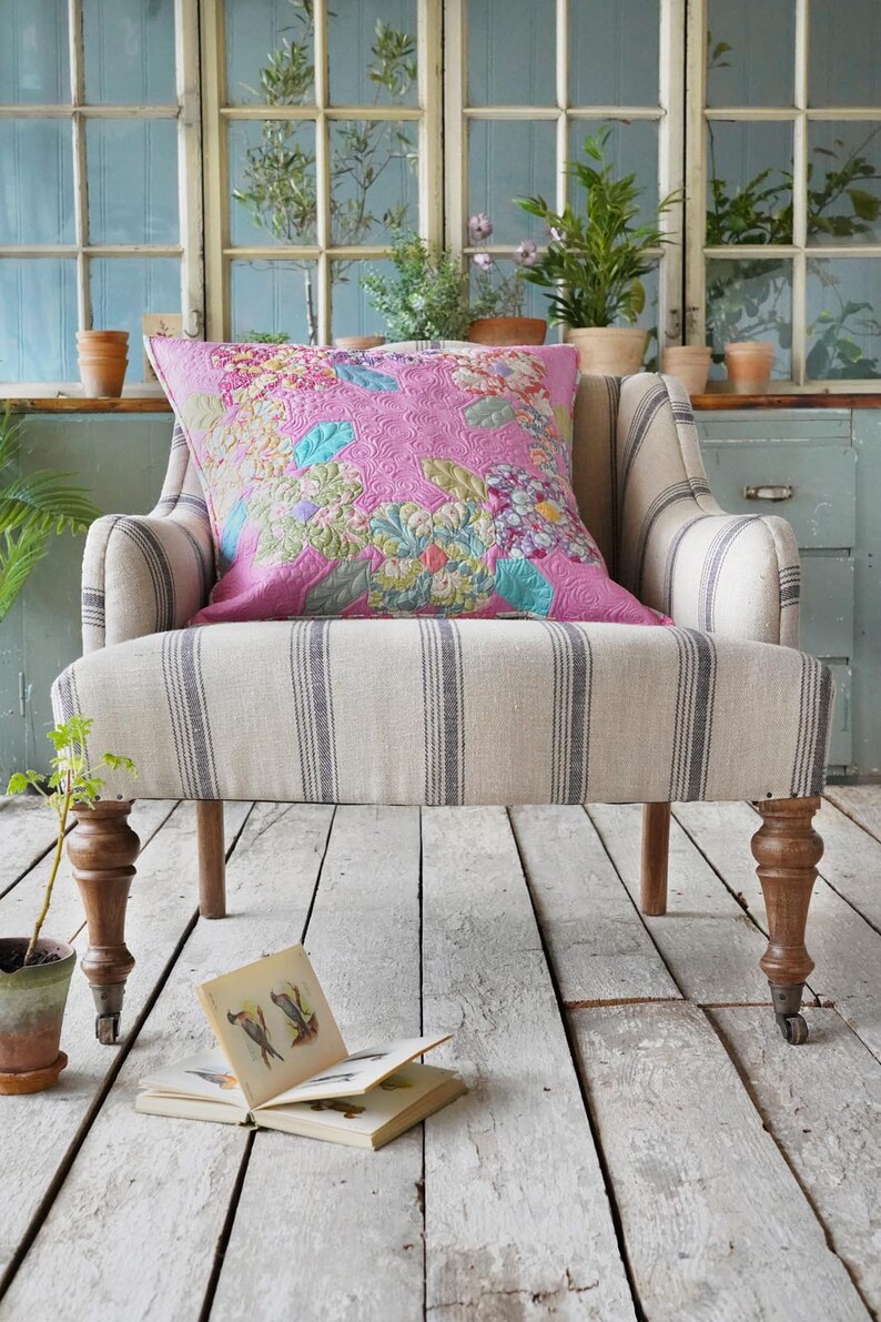 Tilda Gardenlife Flower Wreath Pillow Kit 24.5in square | Etsy