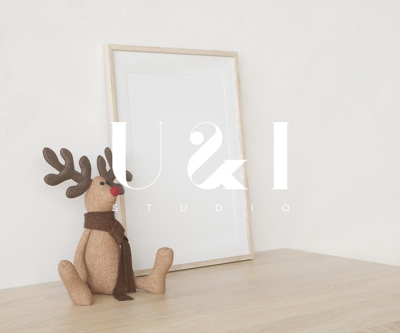 Christmas Portrait Frame / Christmas Frame Mockup / Winter - Etsy