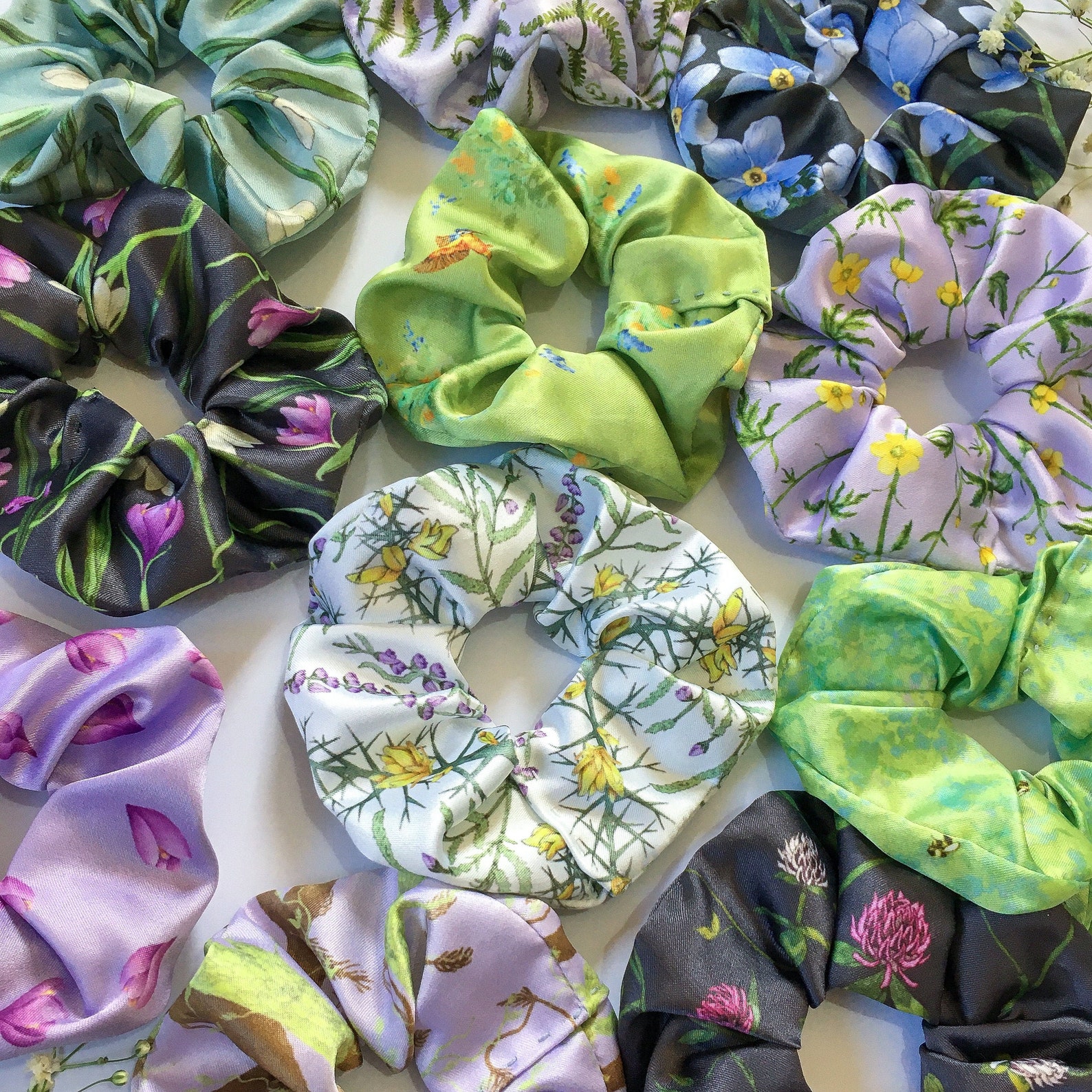 Handmade Vegan Satin Silk Scrunchie in Original Hand-Drawn | Etsy
