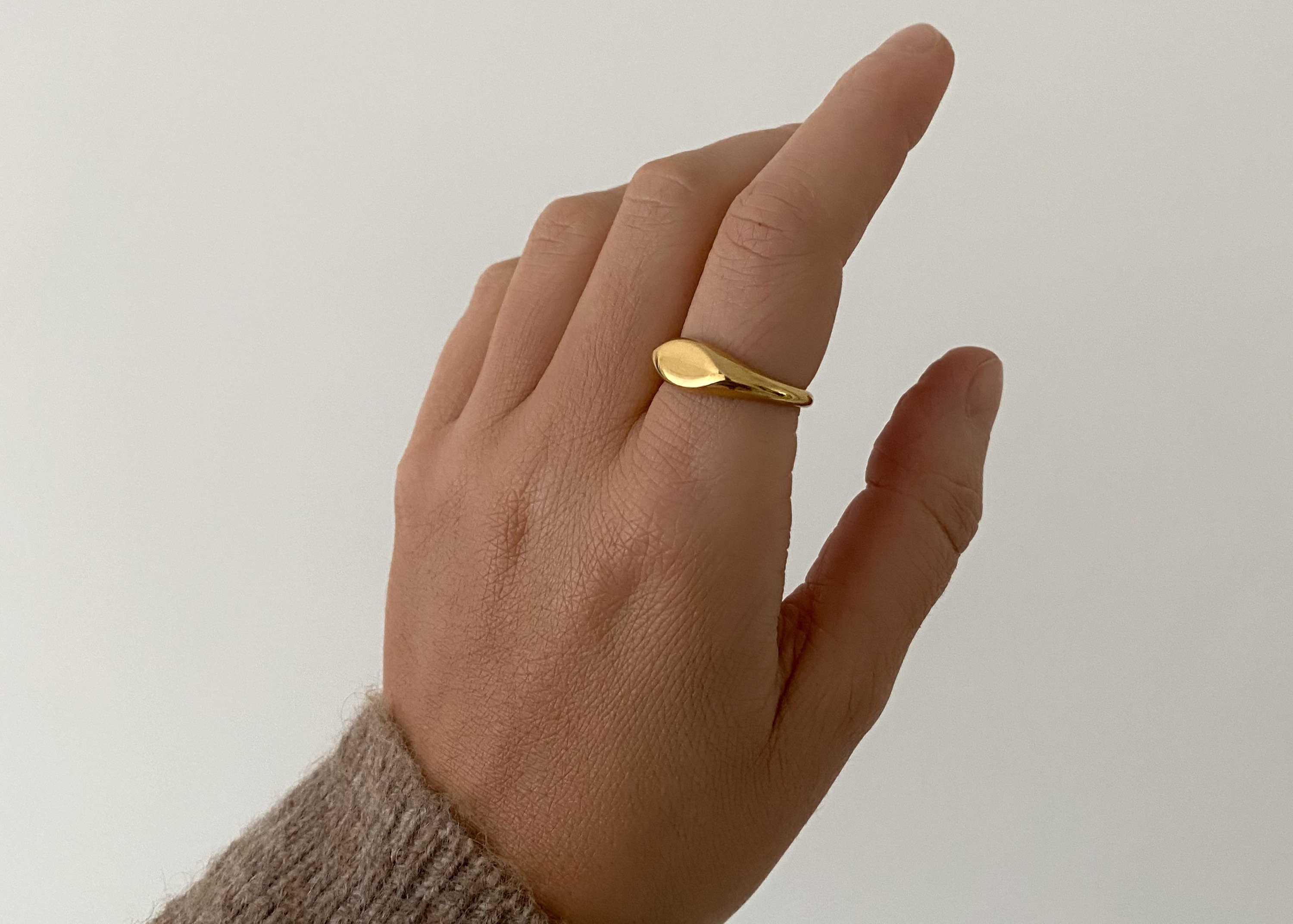ESTER - Mini Oval Signet Ring. Dainty Ring. Signet Ring for Women. 18k ...