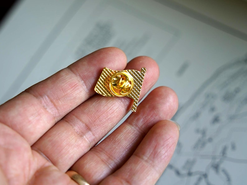 Singapore Flag Enamel Pin - Etsy