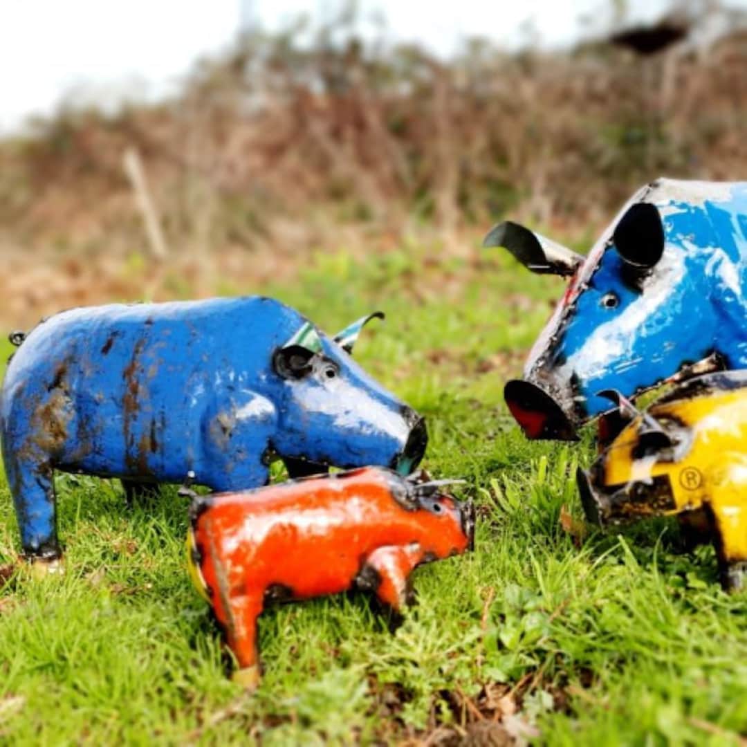 Handcrafted Metal Coloured Pig Garden Sculptures. Pig Statues. Garden ...