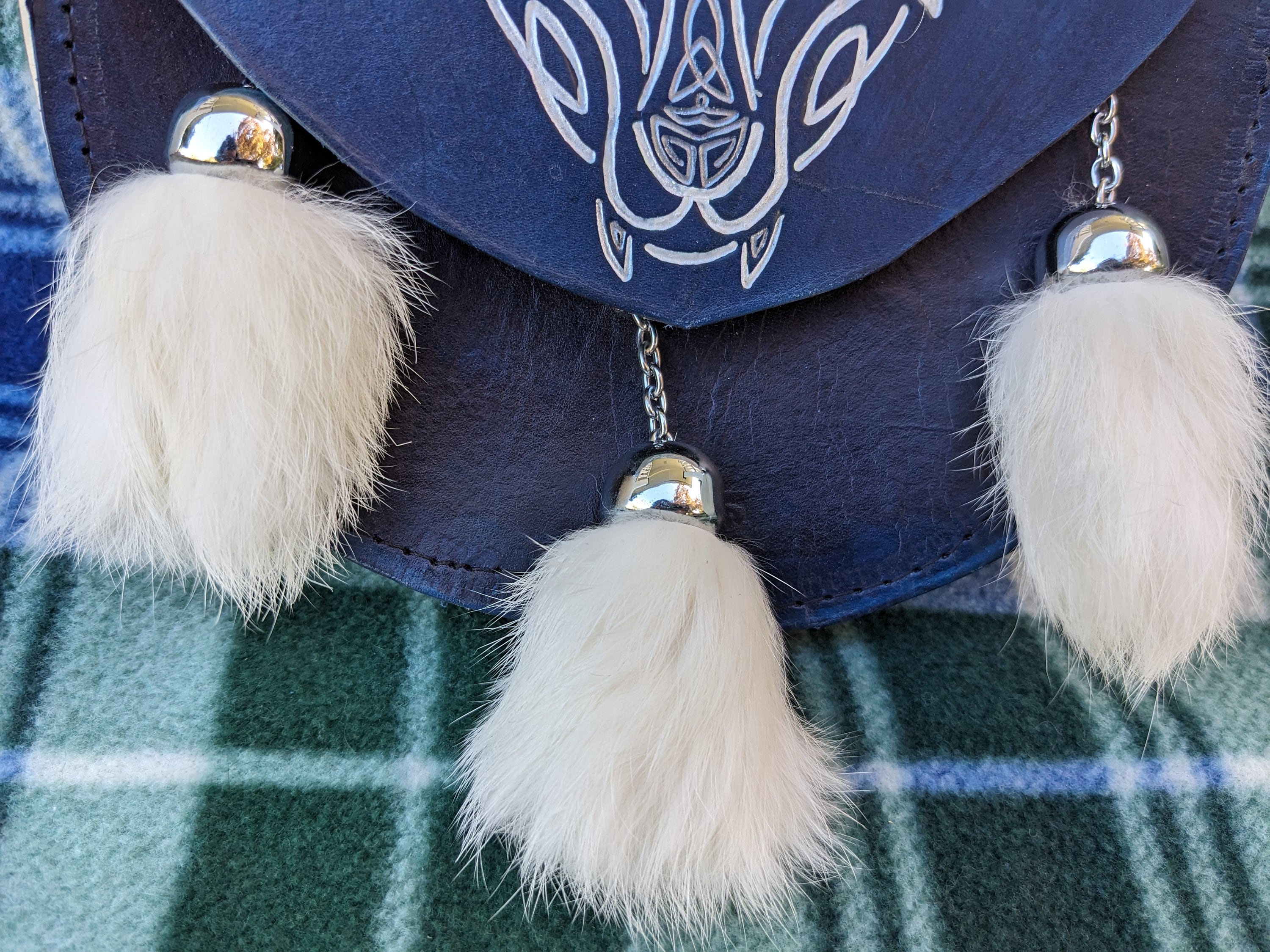 Silver Wolf Leather Sporran With Rabbit Fur Tassels for Kilt - Etsy
