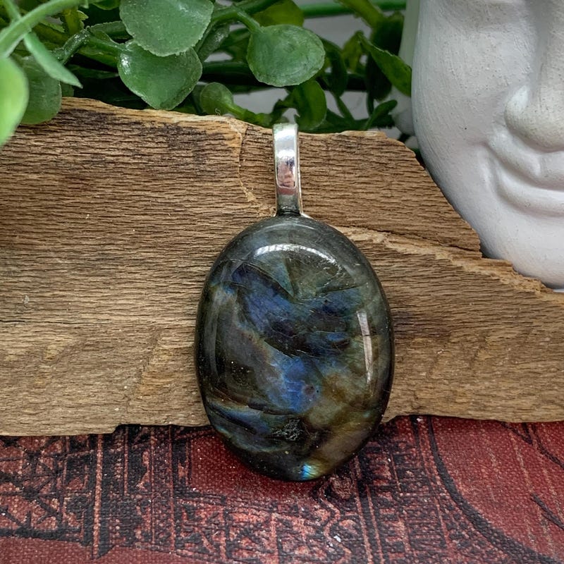 Spectrolite Pendant - Etsy