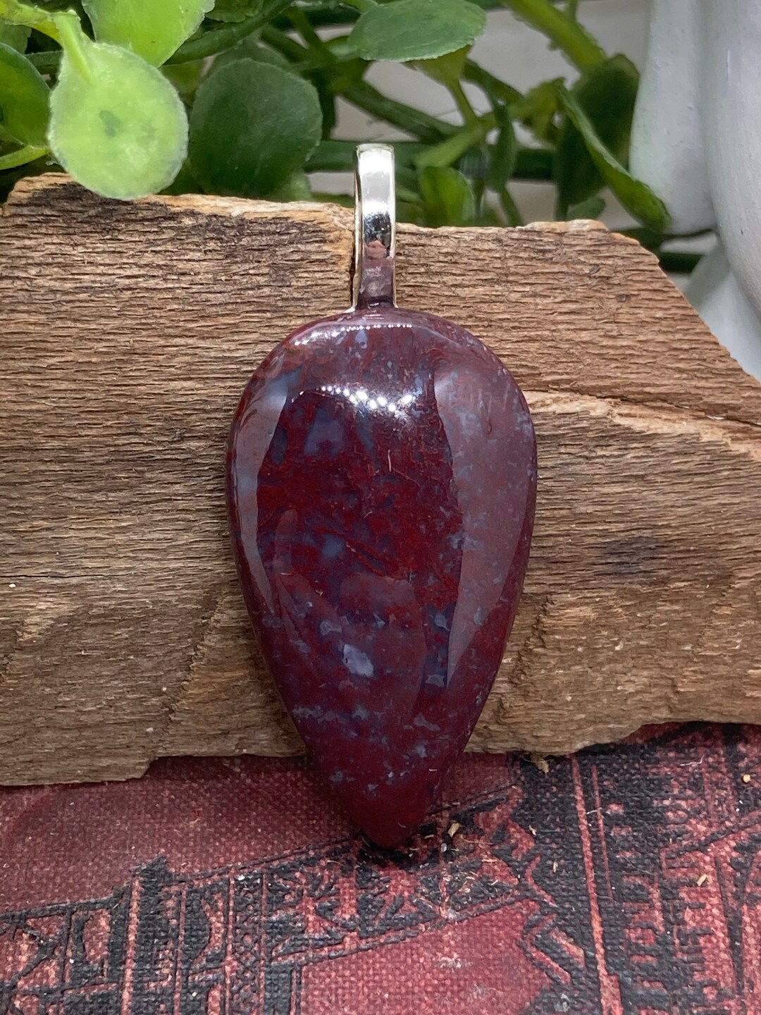 Red Lightning Agate Pendant - Etsy