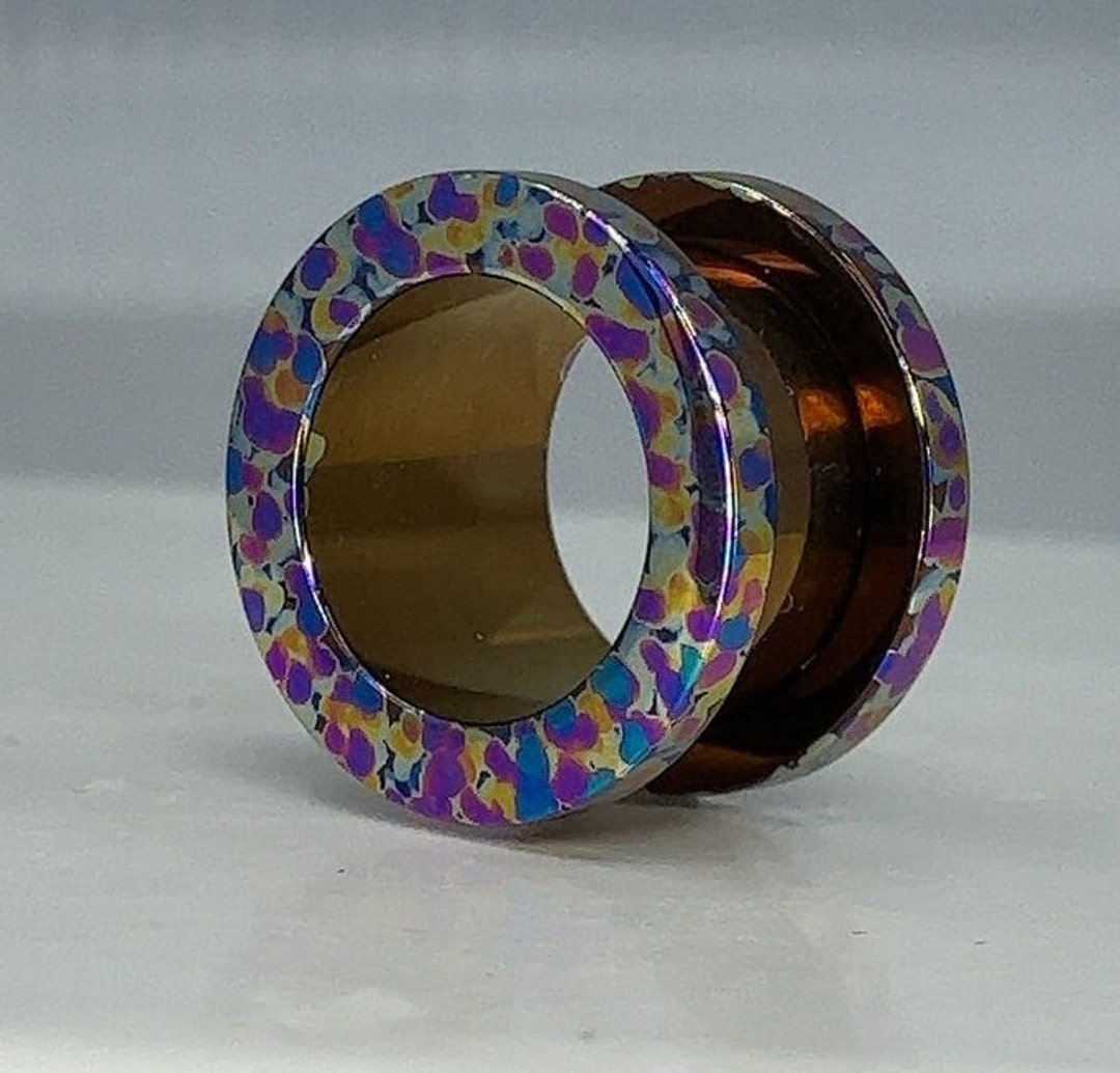 Titanium ASTM F136 Anodised Flesh Tunnel. Double Flare Screw Fit ...