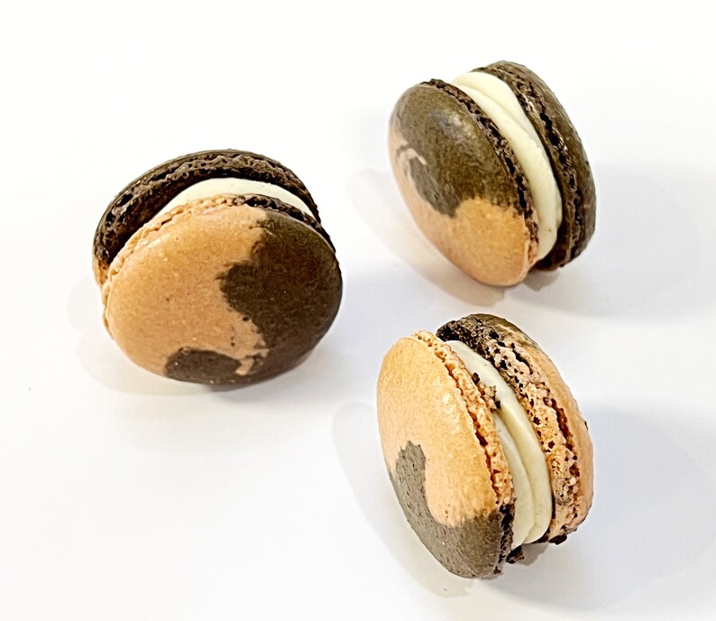 6 Pack Rum and Raisin French Macarons - Etsy