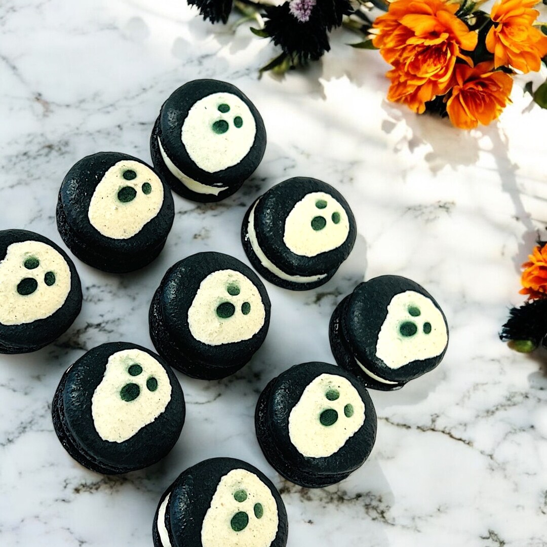 Spooky Ghost Macarons – Customizable Flavors for Halloween - Etsy