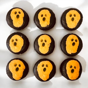 Orange Ghost Macarons – Halloween Special With Customizable Flavors - Etsy