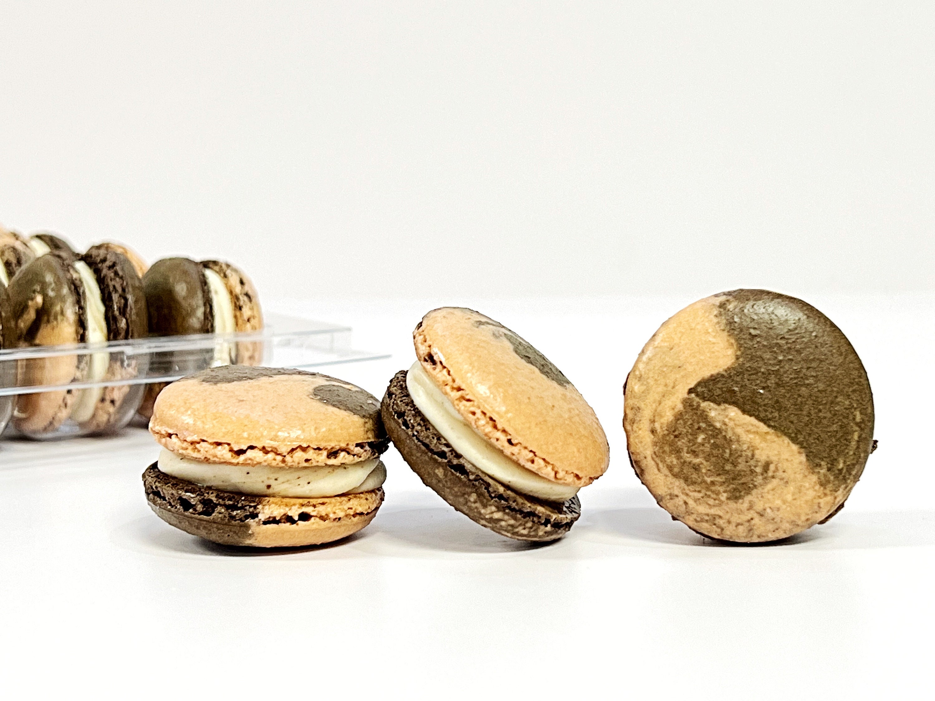 6 Pack Rum and Raisin French Macarons - Etsy