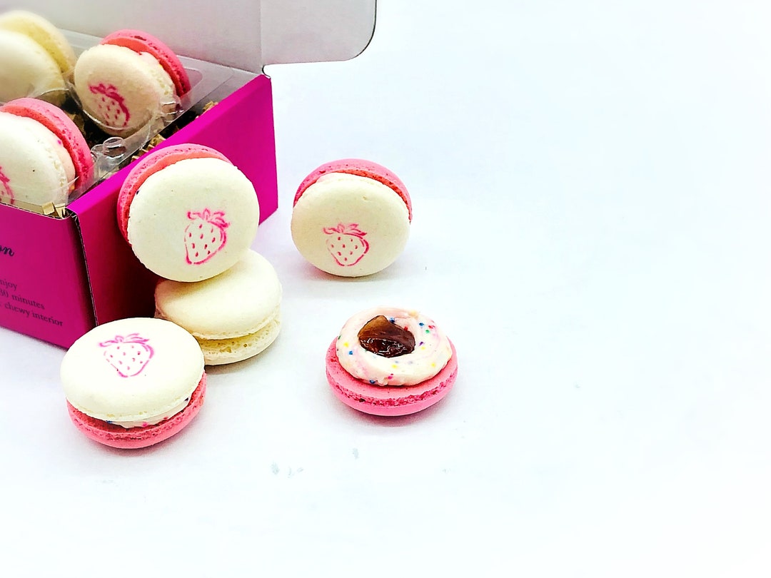 6 Pack Strawberry Sundae French Macarons - Etsy