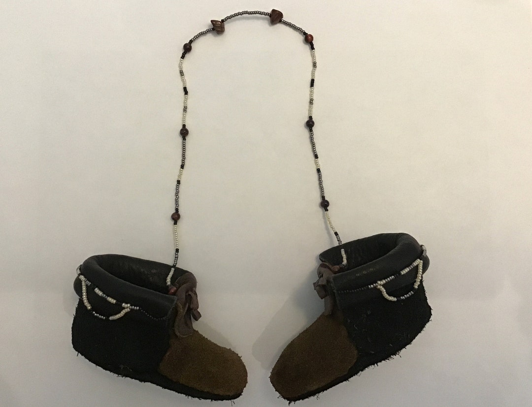 Moccasin Shoes Rear View Mirror Hanger - Etsy.de