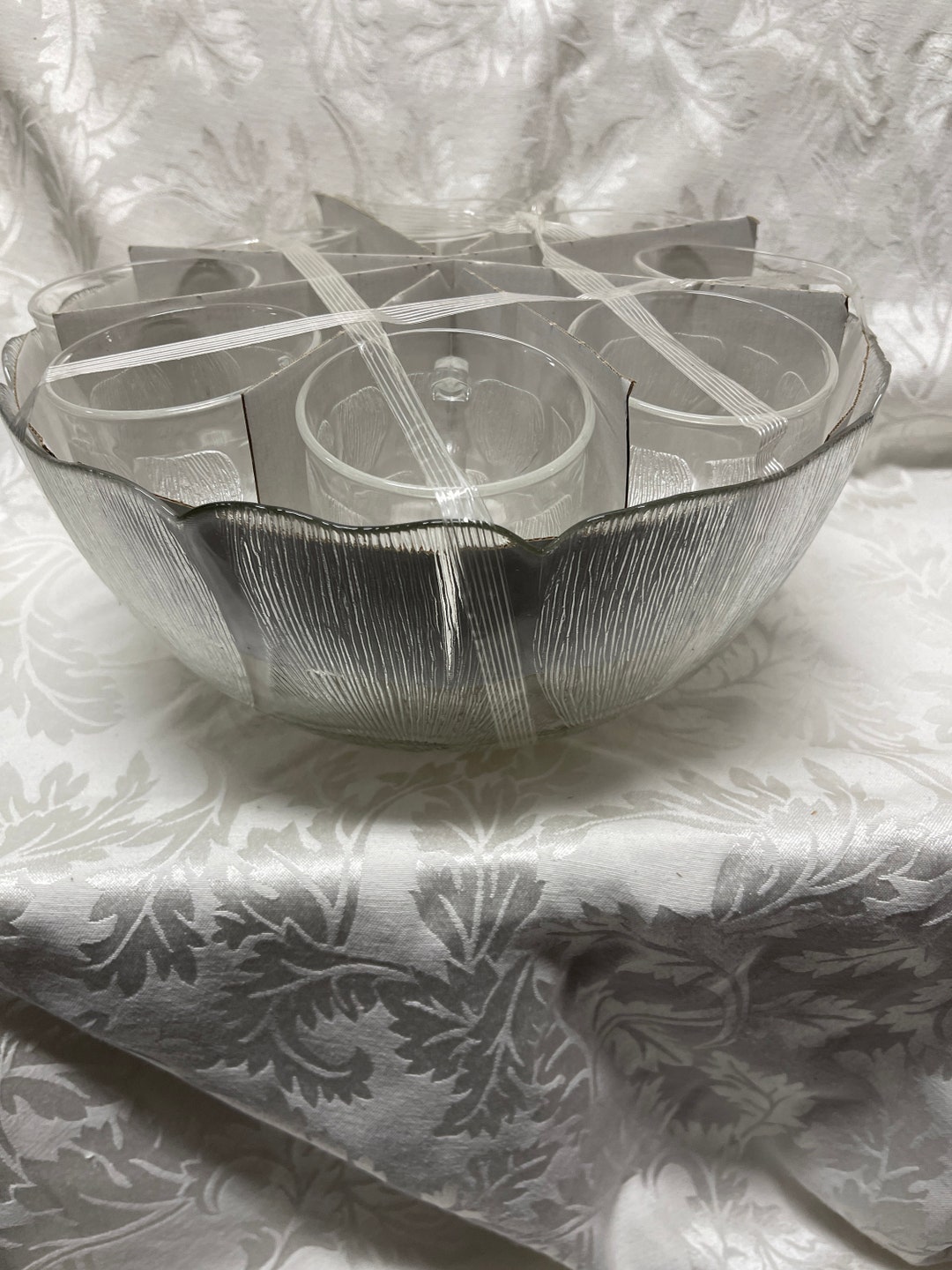 Arcoroc Fleur Punch Bowl With 8 Punch Glasses, Vintage Punch Bowl ...