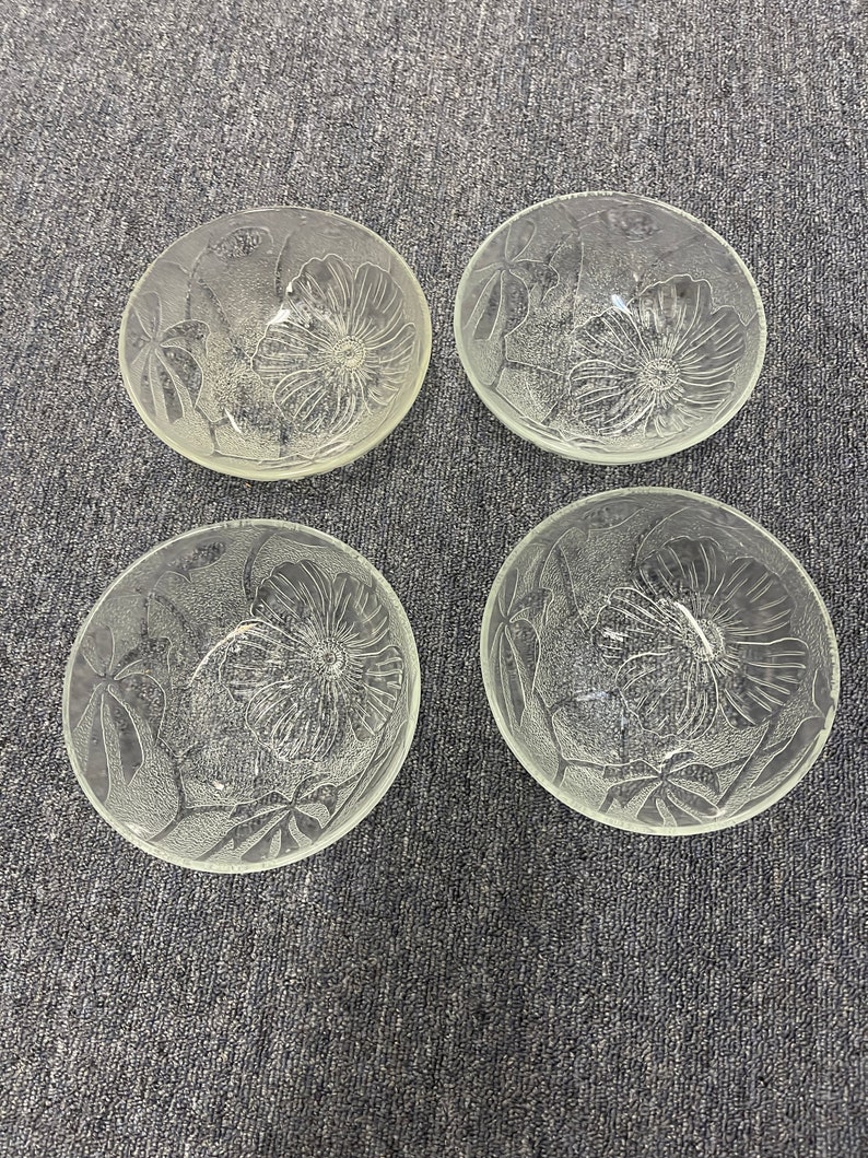 KIG Clear Glass Flower Poppy Bowl, Pressed Embossed Textured Glass Bowl ...