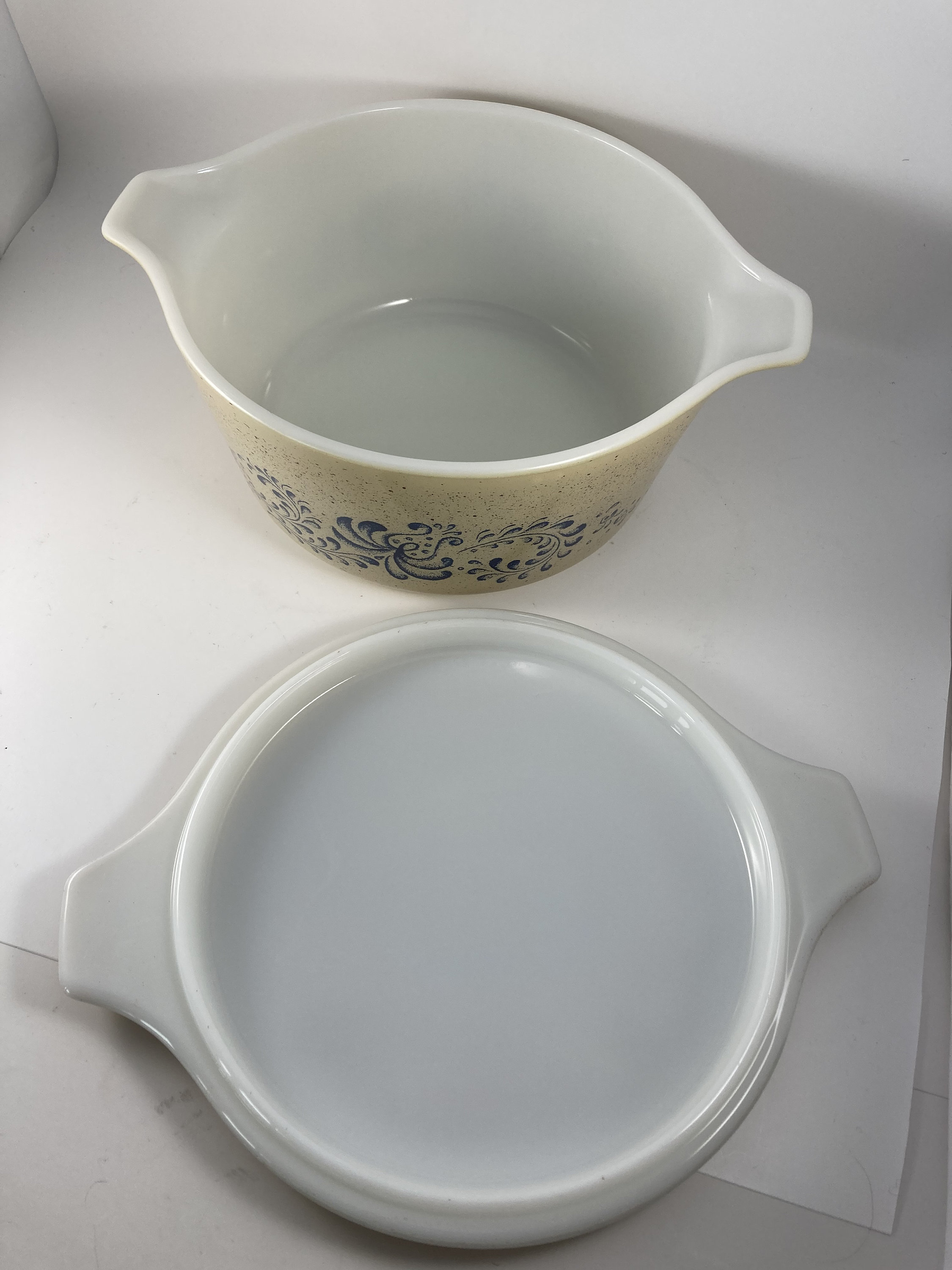 Vintage Pyrex Homestead Casserole With Lid, Tan Mushroom Pattern - Etsy