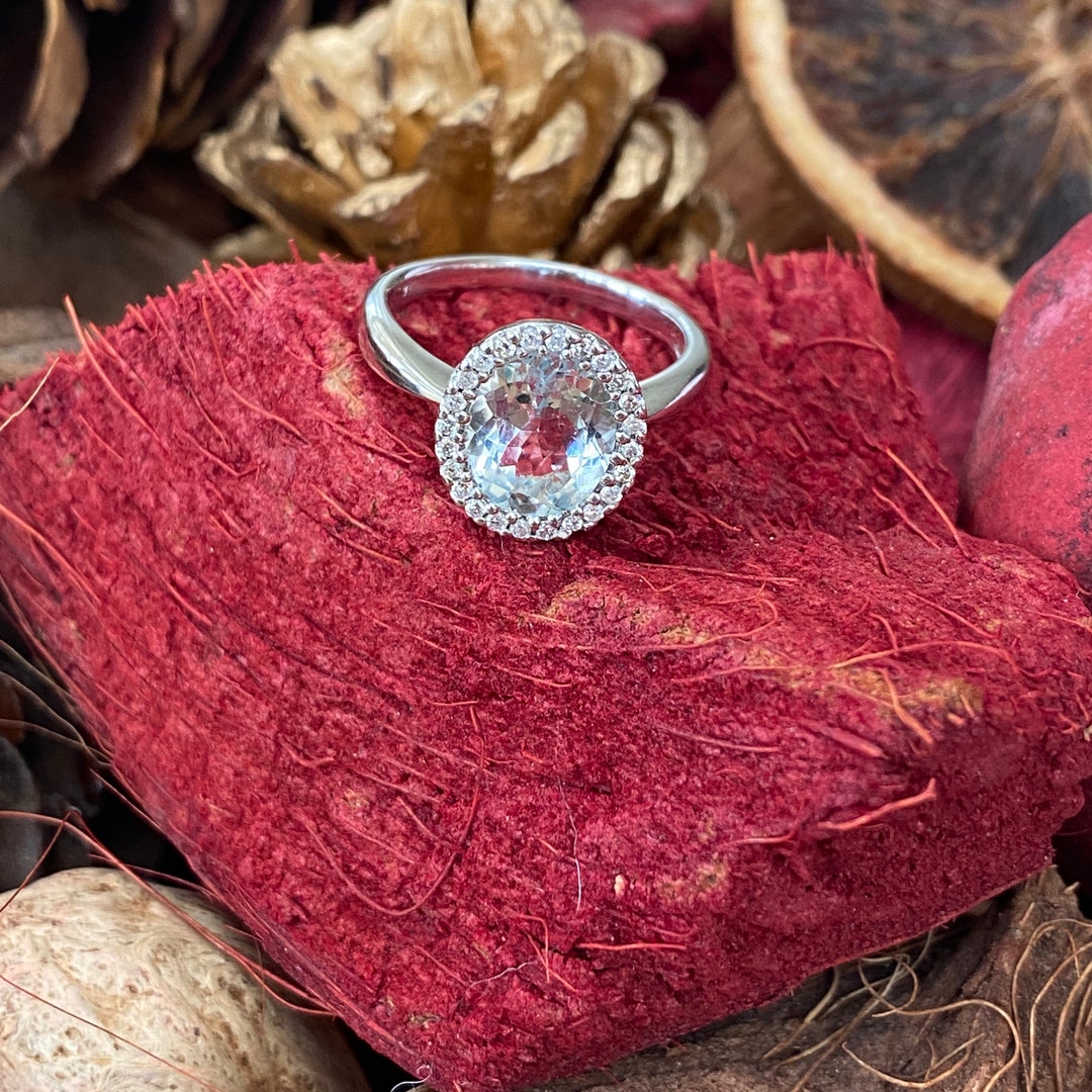 18 Carat White Gold Engagement Ring. - Etsy