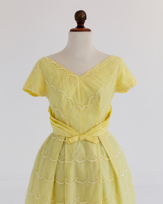 Vintage Dress - 1950s lemon yellow dress - Waist 24 - Gem