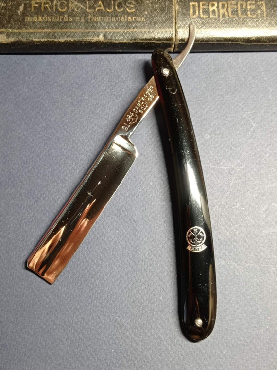 Crossed Straight Razor Designs